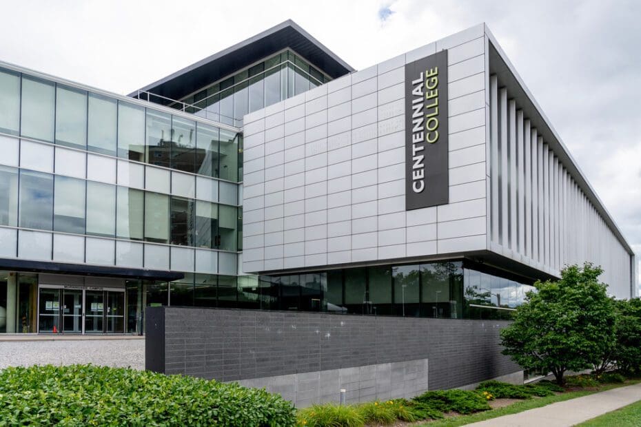 Discover the 8 Top Colleges in Toronto Today