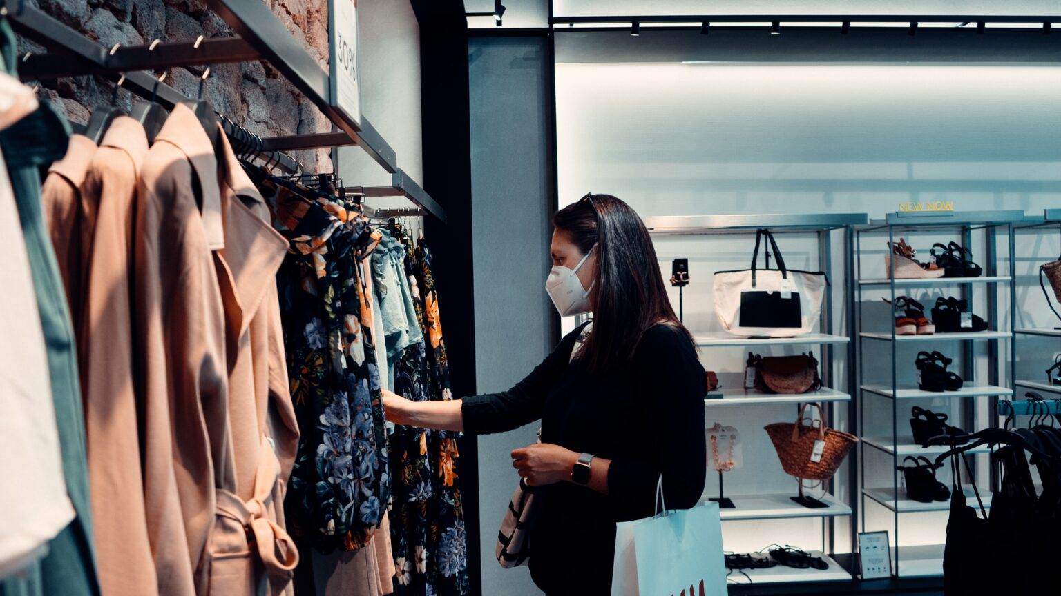 Shop 'til You Drop at Vancouver's Best Fashion Outlets!