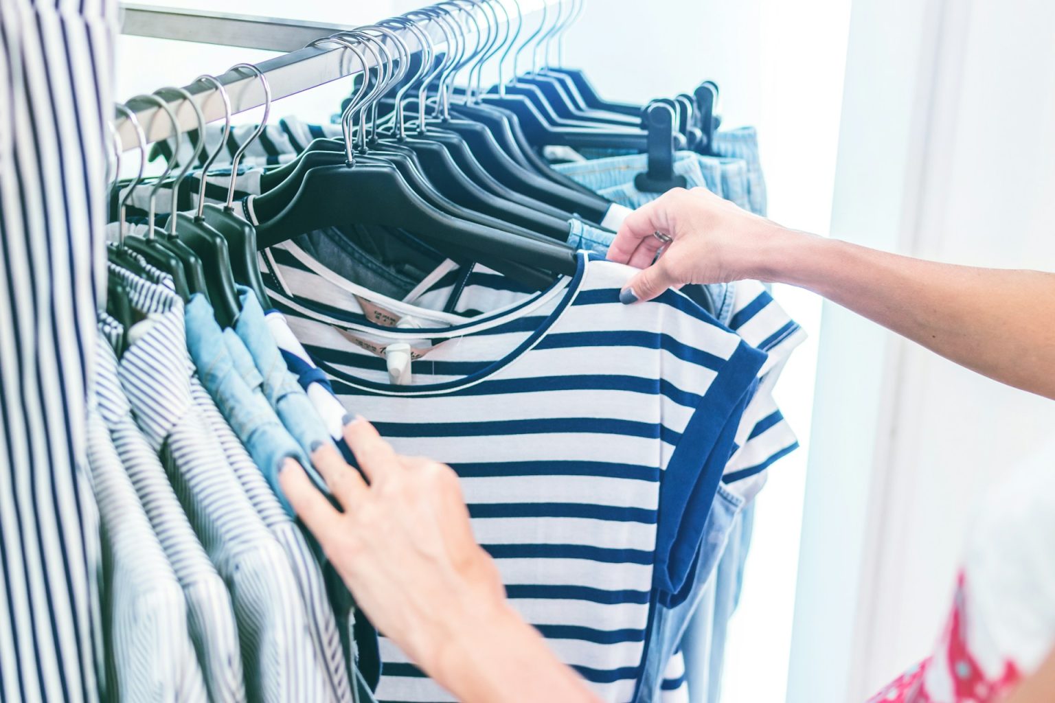 13 Best Canadian Clothing Brands You Should Know - Icy Canada