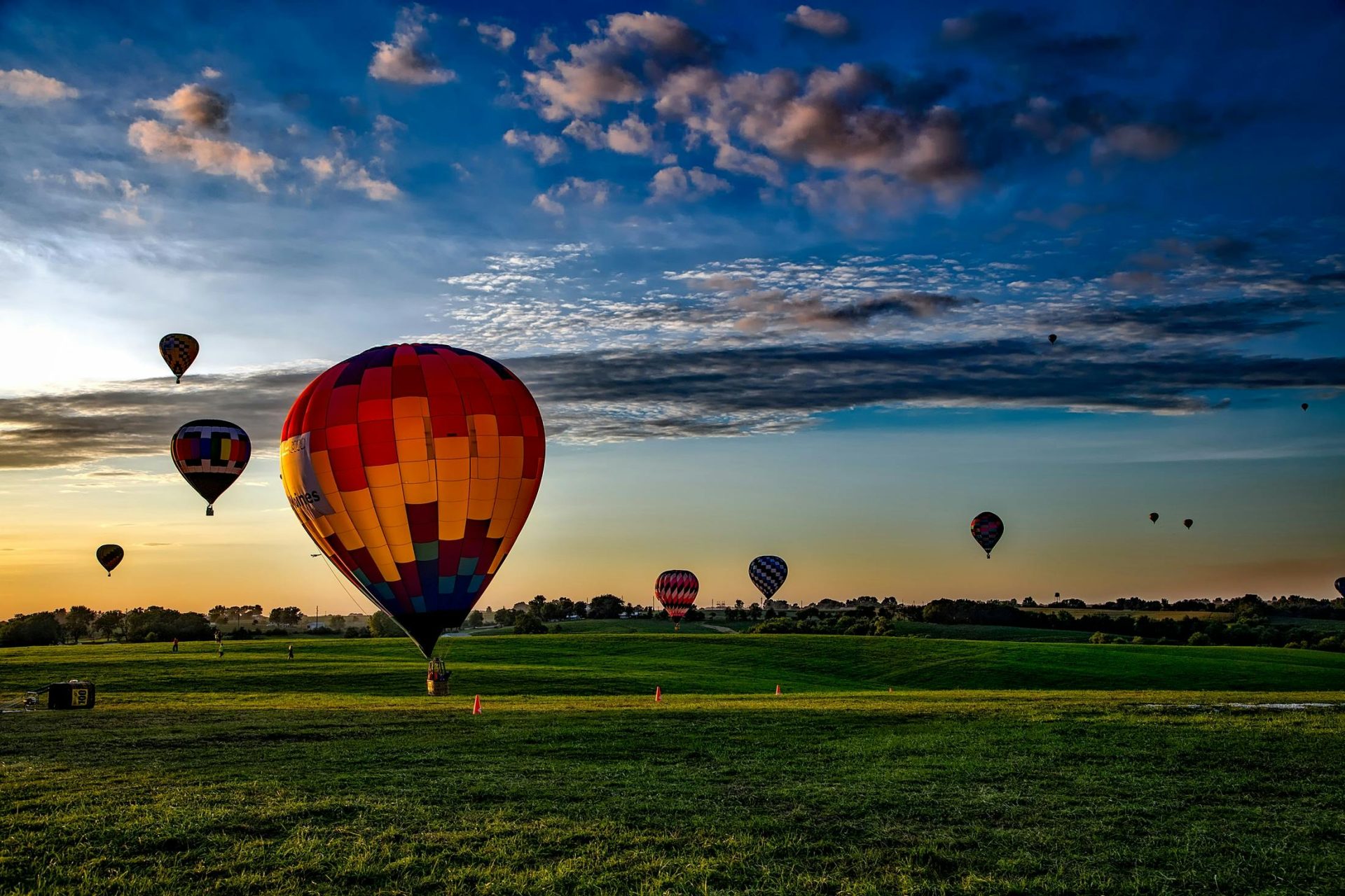 Hot Air Balloon Tours - 5 Canadian Destinations